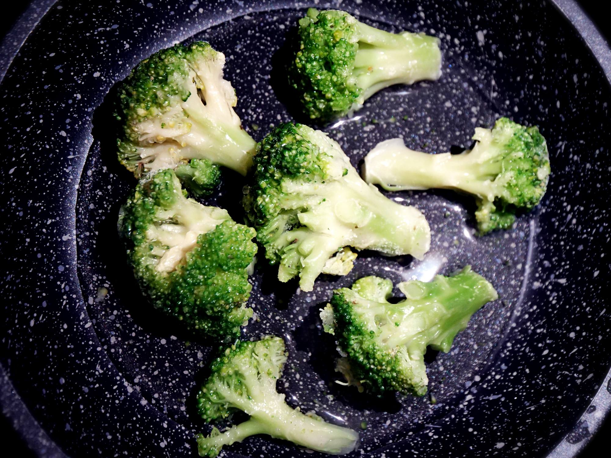 Rice with broccoli and roasted carrots