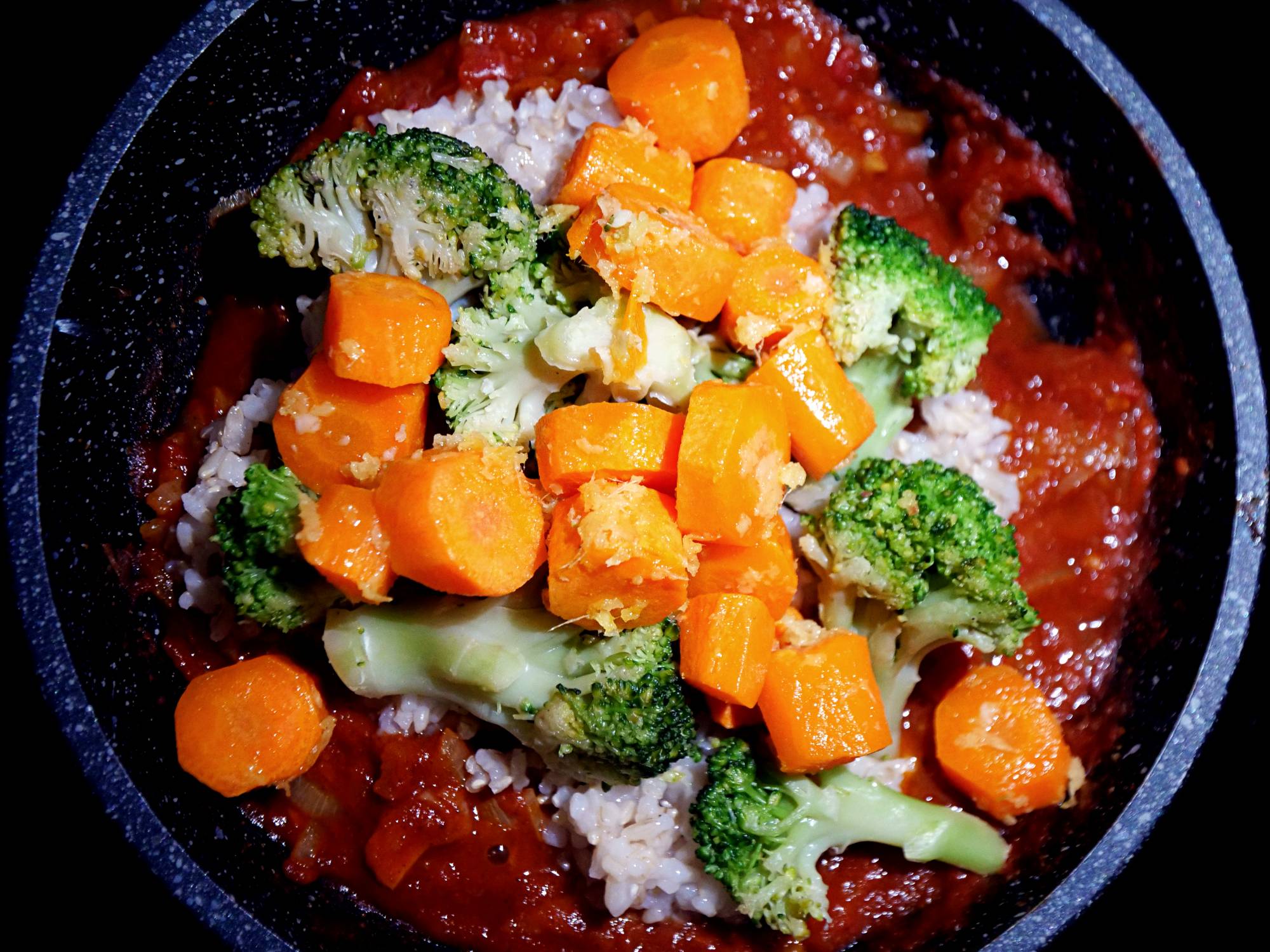 Rice with broccoli and roasted carrots