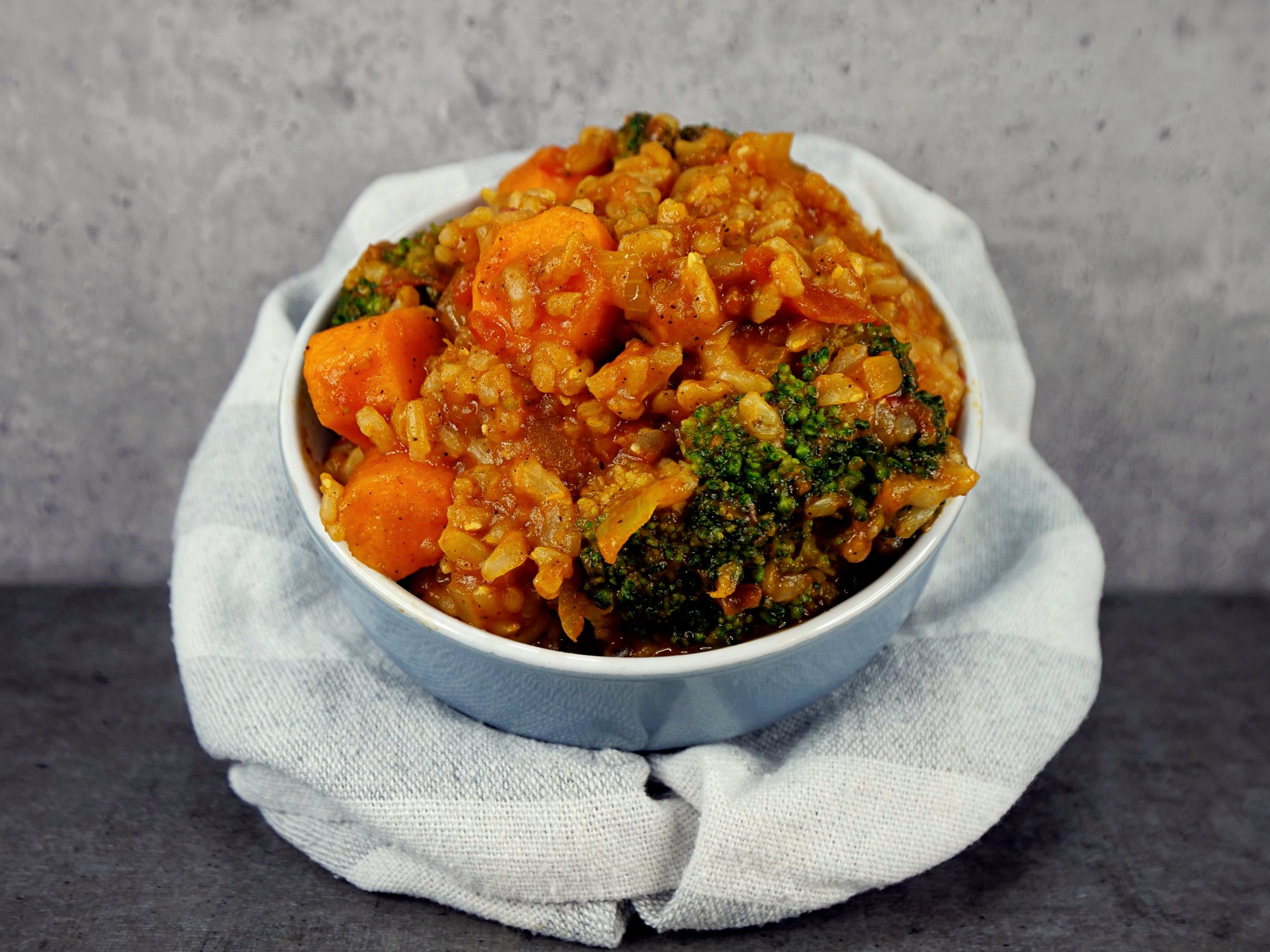 Rice with broccoli and roasted carrots